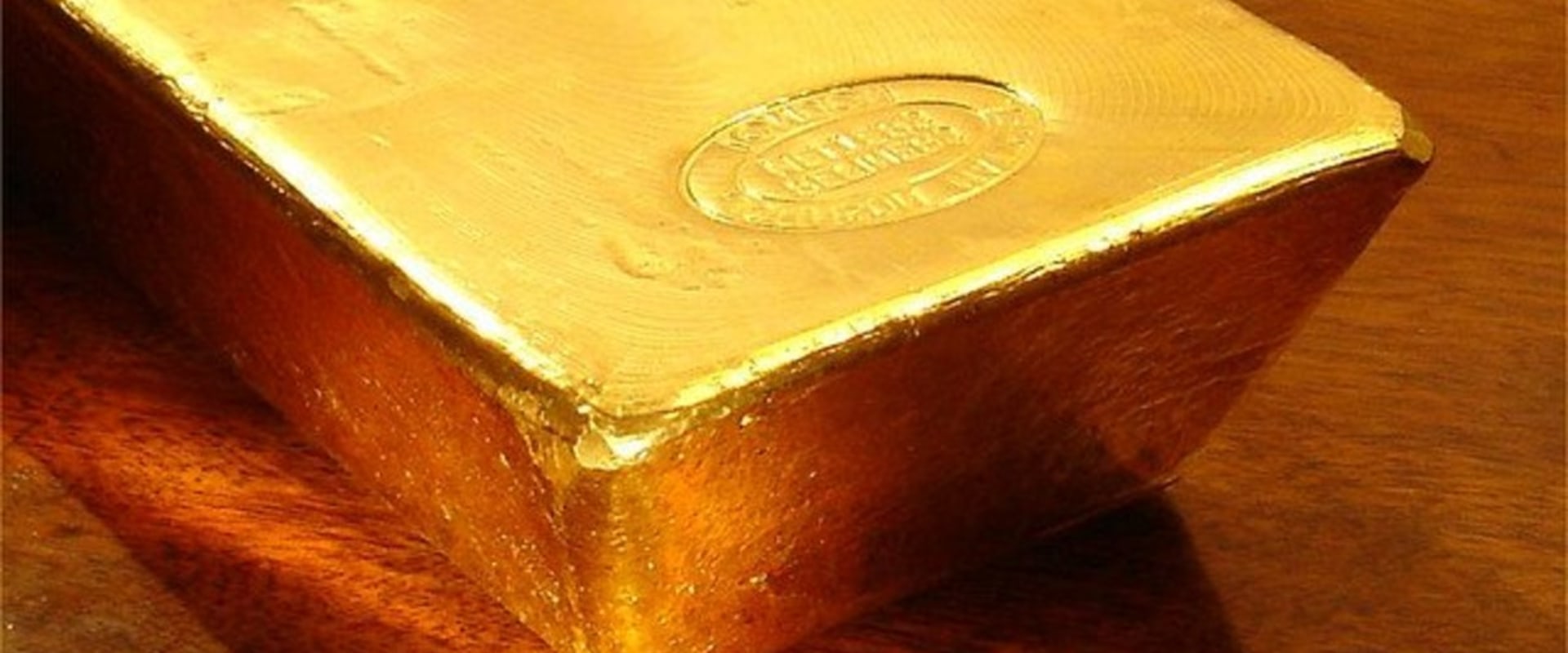Who has the most gold bar in the world?